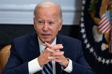 Байден и Харрис позвонили Трампу и поздравили его с победой обновлено