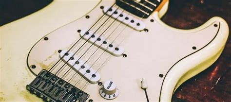 9 Reasons Why Fender Guitars Are So Expensive Rock Guitar Universe