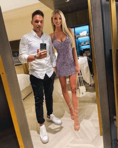 The Worlds Sexiest Motogp Wag Anet Mlcakova Stunned Followers In A Beautiful Low Cut Green