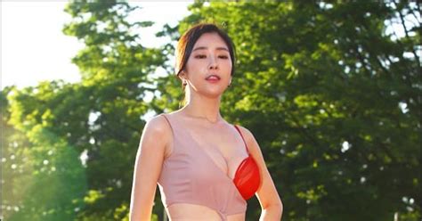 포토 김유연 레드카펫서 속옷 노출