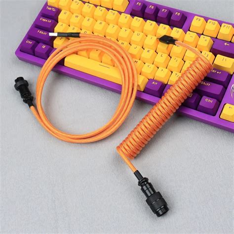 Spiralny kabel USB-C do klawiatury ze złączem Aviator - Opinie i ceny ...