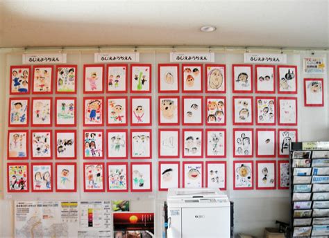 「にこにこ家族似顔絵展」の展示作品入れ替えのお知らせ 藤江校区まちづくり協議会