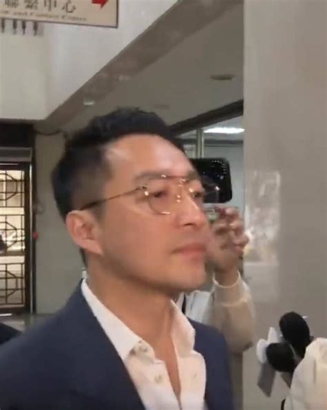汪小菲穿西装出庭 被大s起诉泄露个人隐私 搜狐大视野 搜狐新闻