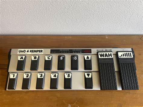 Behringer Fcb1010 Midi Foot Controller Uno Chip De Segunda Mano Por