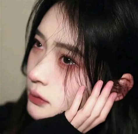 真人哭泣女生头像你说你会哭 不是因为在乎 花瓣网