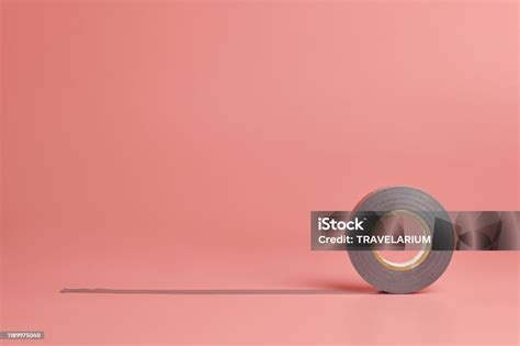 전기 테이프 롤 복사 공간 집 개념의 사소한 수리 최소한의 분홍색 배경입니다 가정 생활에 대한 스톡 사진 및 기타 이미지