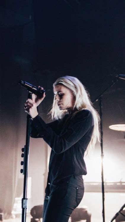 Lynn Gunn Lockscreens Like And Reblog Tumbex