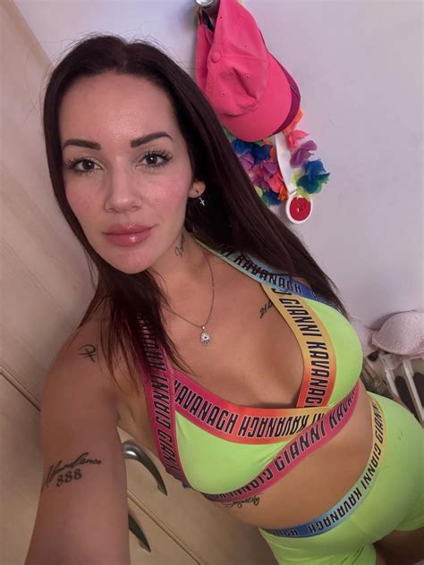 Tengo 21 Años No Bebo Alcohol No Fumo No Salgo De Fiesta Entreno Se