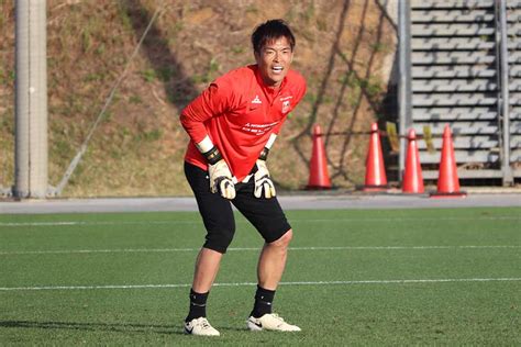 Gk鈴木彩艶へ「シンプルに弾けば」に違和感 大先輩が送るエール「間違いなくここから」 フットボールゾーン