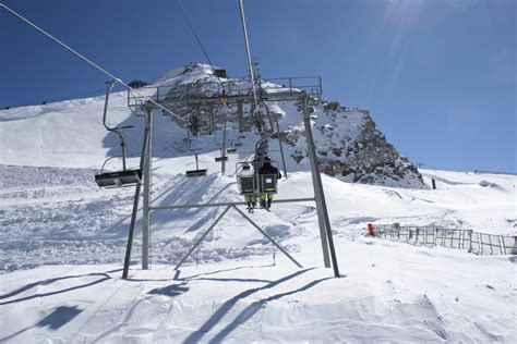 무료 이미지 눈 스키 리프트 스키 타기 스포츠 장비 겨울 스포츠 의지 수월한 Piste 스키 투어