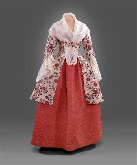 Caraco 1770 85from Colonial Williamsburg Fripperies And Fobs Artofit
