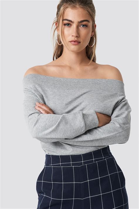 Off Shoulder Sweatshirt Grey Na Kd