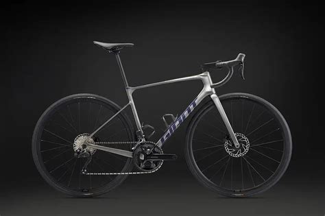 Представлен новый шоссейный велосипед Giant Defy 2024