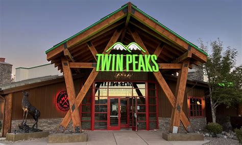 Twin Peaks And 9 More Headliners Of The Past