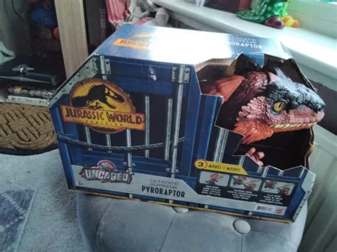 Jurassic World Dominion Uncaged Ultimate Pyroraptor Interactive