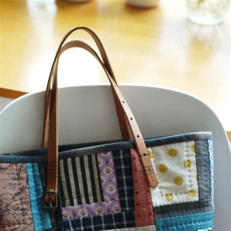Namoosu On Instagram 색색의 패치와 빈티지핸들의 조화가 예쁜 토드백💕 가벼운가방 패브릭가방 패치워크 퀼트가방 패치워크가방 손바느질 핸드