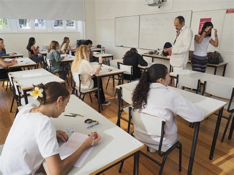 Exame nacional de Português do 12 º ano enunciado e critérios de