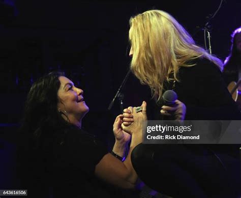 Heidi Newfield Photos And Premium High Res Pictures Getty Images