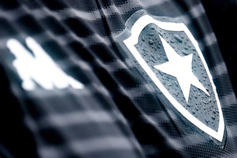 Botafogo anuncia venda de produtos em oito países botafogo ge