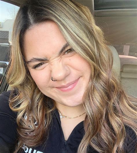 Sarah Burneson The Buchtelite