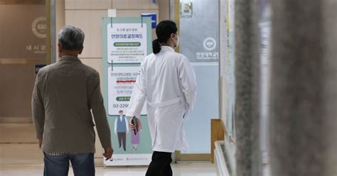 ‘의대 증원 여부 아직 모른다정부에 제동 건 법원