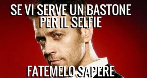 Barzellette Net Foto Rocco Siffredi E Il Bastone Per I Selfie