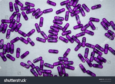 13513 Imágenes De Purple Pill Imágenes Fotos Y Vectores De Stock Shutterstock