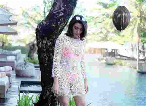 Pakai Baju Tembus Pandang Tyas Mirasih Pamerkan Keseksian Topikindo