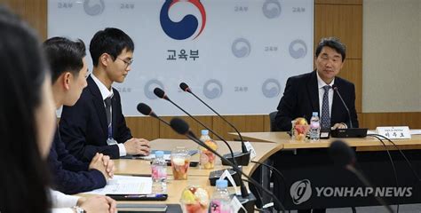 이주호 교사들과 직업계고·중등 직업교육 발전방안 논의 파이낸셜뉴스