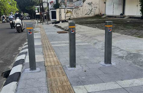 Bollard Trotoar Bahan Komposite Fiber Jual Produk Fiberglass