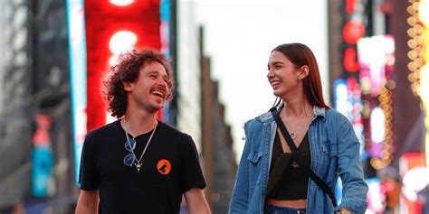 Luisito Comunica Está En Ecuador Junto A Su Novia Ary Tenorio