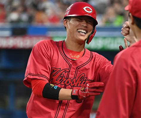 広島・二俣翔一 プロ6打席目で初アーチ「どのポジションでも全力プレーを心掛ける」／第一歩を踏み出した 野球コラム 週刊ベースボールonline