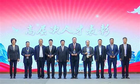 我校教师朱金凤获市高层次人才表彰