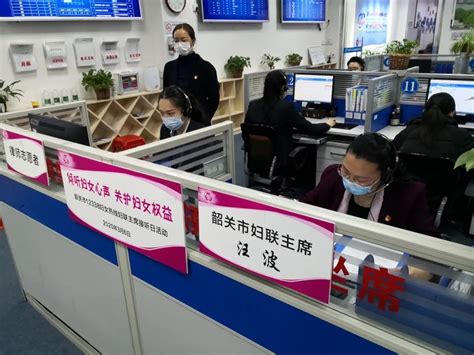 市妇联开展12338热线妇联主席接听日活动