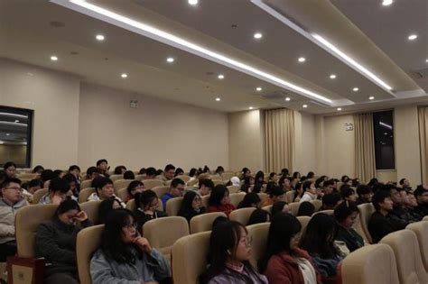 中国科学院深圳先进技术研究院医工所李烨研究员应邀莅临学我校作学术报告 药学与生物工程学院