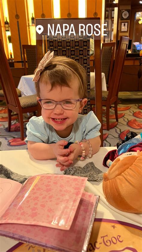 Little Peoples Tori Roloff Shows Off Adorable Photos Of Daughter Lilah