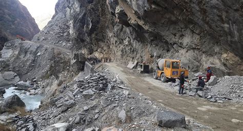 बेनी जोमसोम सडक निर्माणमा गति लियो अन्नपूर्ण पोस्ट्