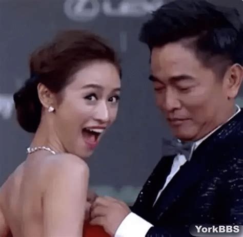 吴宗宪当众不断抚摸女儿孕肚，遭女儿数次拒绝 意浏娱乐