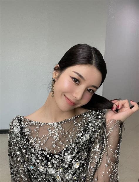 1584cm맞아얼굴작아 8등신170cm비율 뽐낸 여가수실물 체감샷드레스룩 어썸클 1584cm맞아얼굴작아 8등신170cm비율 뽐낸 여가수실물 체감샷드레스룩 어썸클