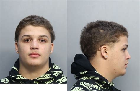 Lebron Josiah Ivan 05 01 2023 Miami Dade County Mugshots Zone