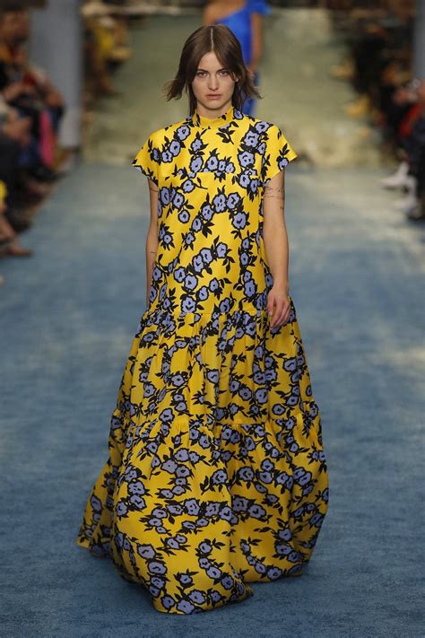 Carolina Herrera Ready To Wear Fall Winter 2019 New York Nowfashion