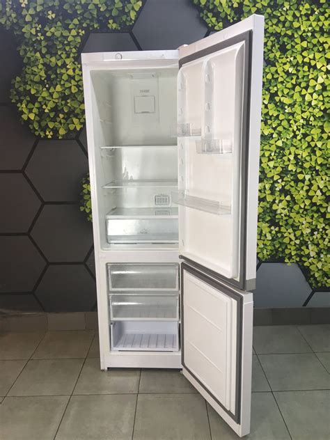 Холодильник б/у HOTPOINT-ARISTON HTS 4200 W | Интернет-магазин "Купи ...
