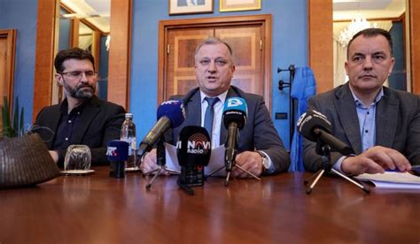 Fotogalerija Gradonačelnik Branko Dukić Održao Konferenciju Za Medije — Ezadarhr