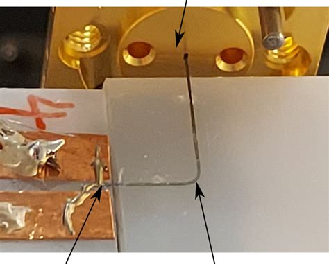 Close Up On The Transition Between The Metallic And The Si Waveguide