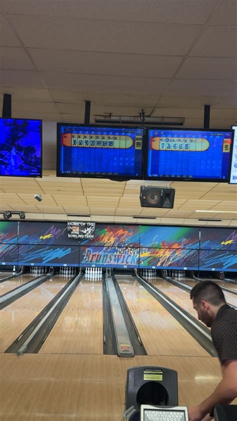 Live Bowling On The Pba Badger 47ft Pattern Join In For Some Live