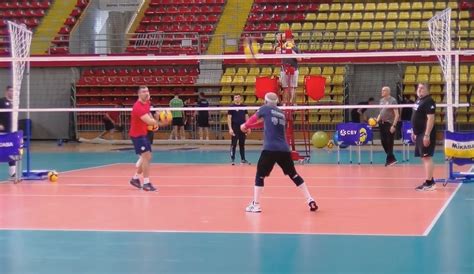 Одбојкарите утре патуваат во Полска на мегдан против Украина Сител Телевизија