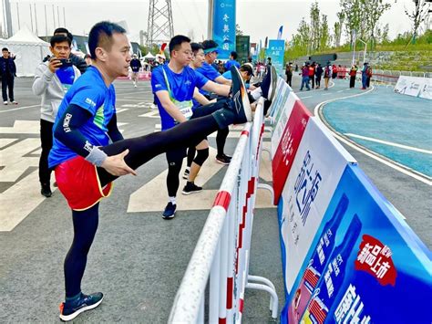 超燃！刚刚，2023北京永定河马拉松鸣枪开跑——