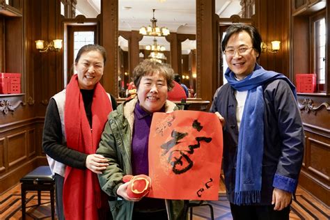大年初一，市民走进上海音乐学院，听一曲《金蛇狂舞》，廖昌永来送“福”