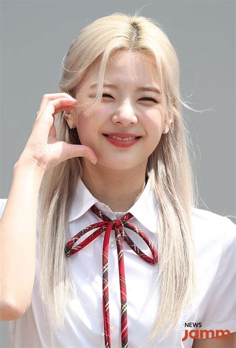 Itzy Yeji Lia Ryujin Chaeryeong And Yuna Rilikekpopgirls