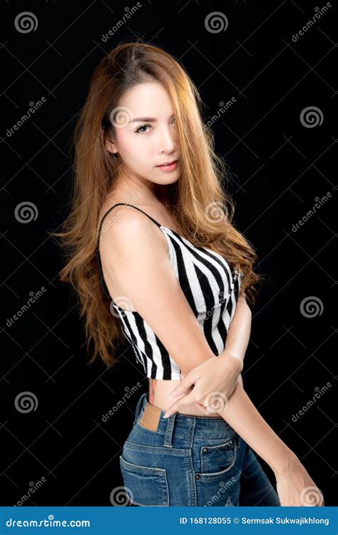 Aziatische Vrouw Sexy In Jeans Stock Afbeelding Image Of Jasje